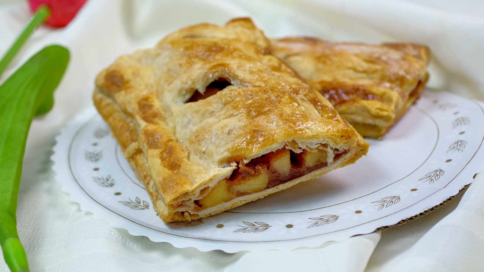 Apple Strudel – European Cake Gallery