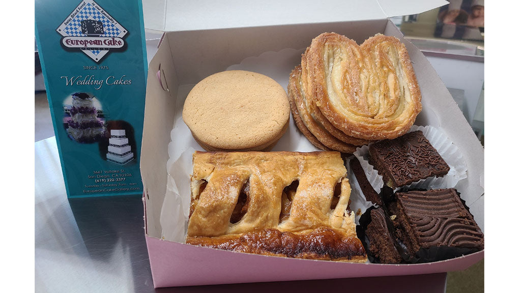 Deluxe Pastry Box – European Cake Gallery