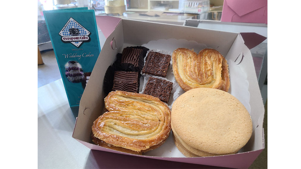 Pastry Box – European Cake Gallery